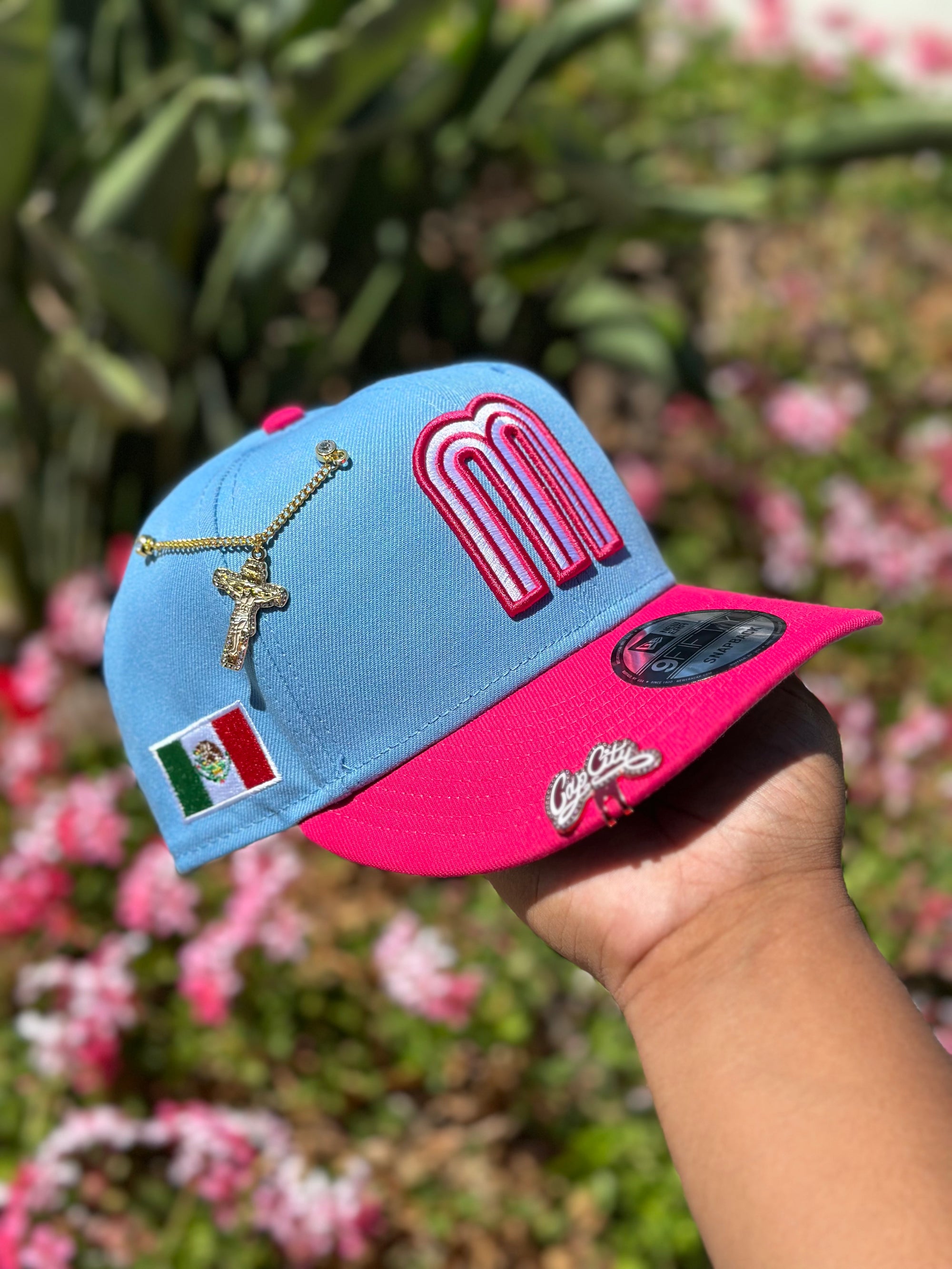 SNAPBACKS