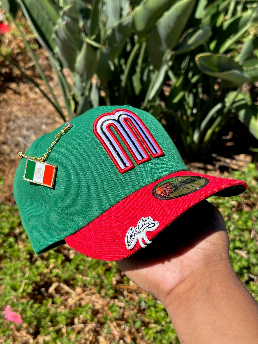 FITTED CAPS